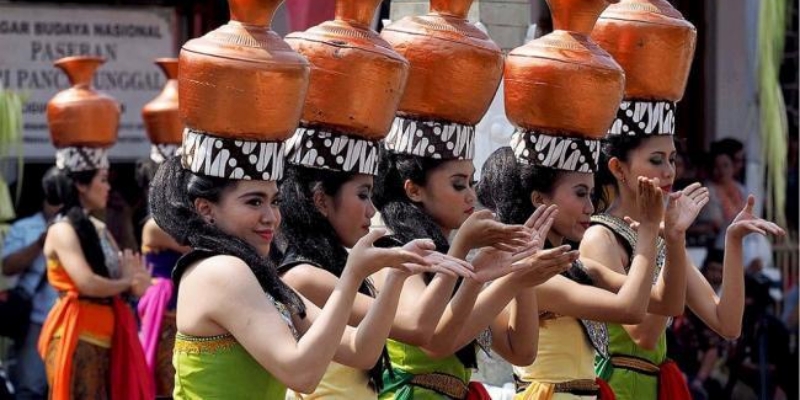 Tari Buyung Simbol Rasa Syukur yang Mendalam - sultantv.co